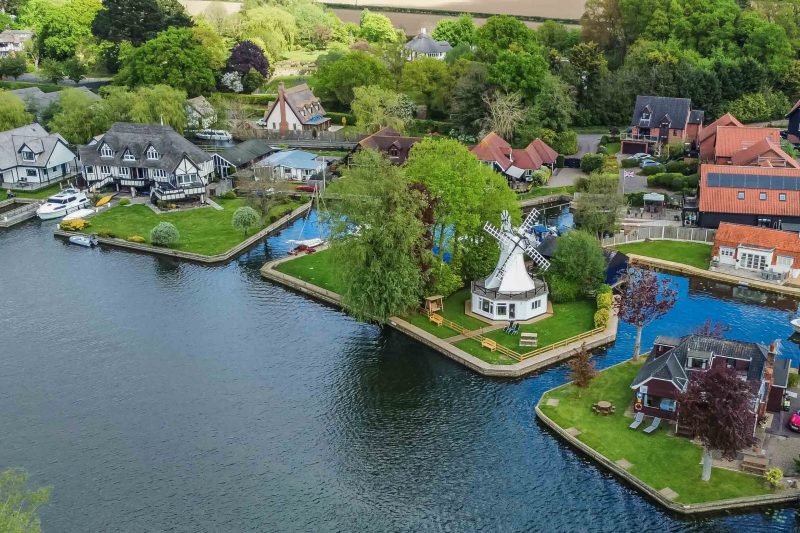 The Windmill - Horning - Broads Escapes
